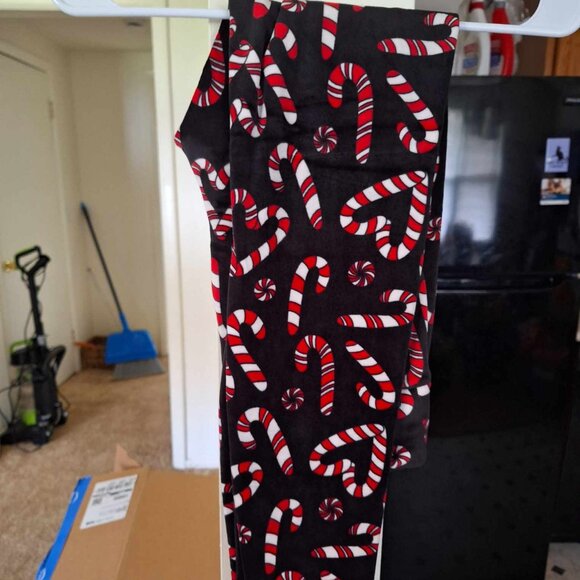 Pants & Jumpsuits | Candy Cane Soft Leggings | Poshmark